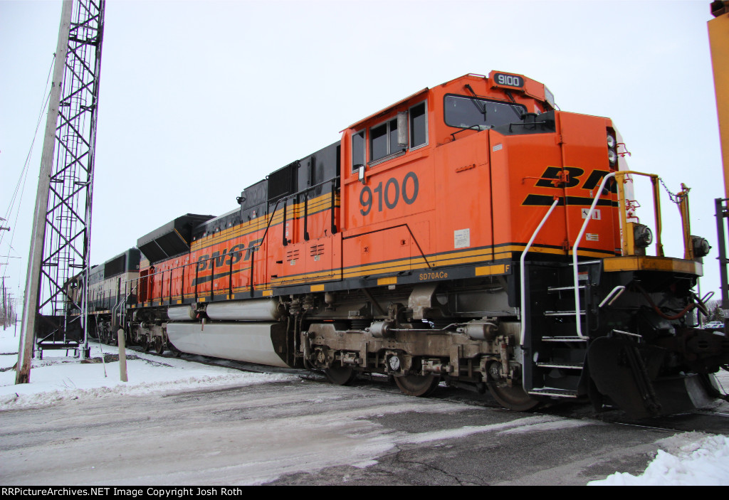 BNSF 9100
